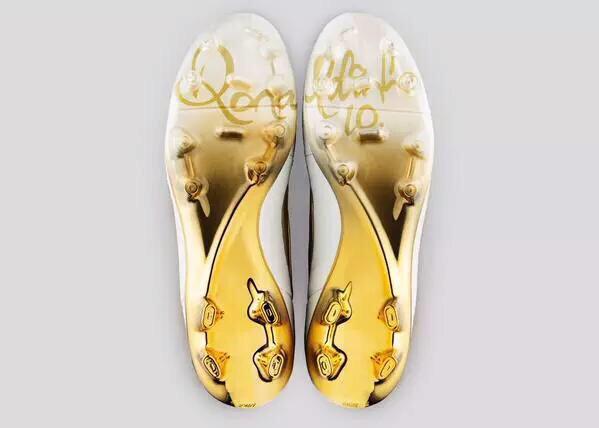 Nike Lanza edición especial de los R10 de Ronaldinho