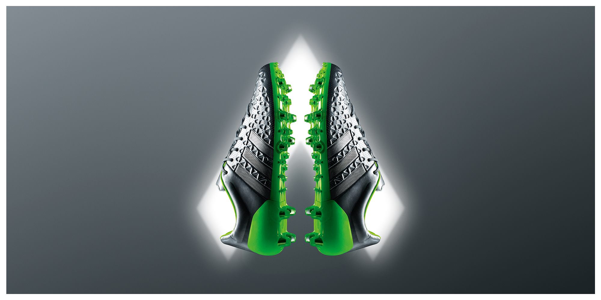 Los nuevos guayos plateados de Adidas