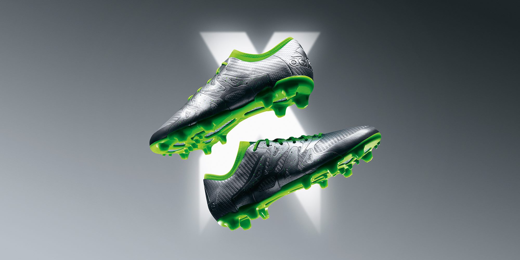 Los nuevos guayos plateados de Adidas